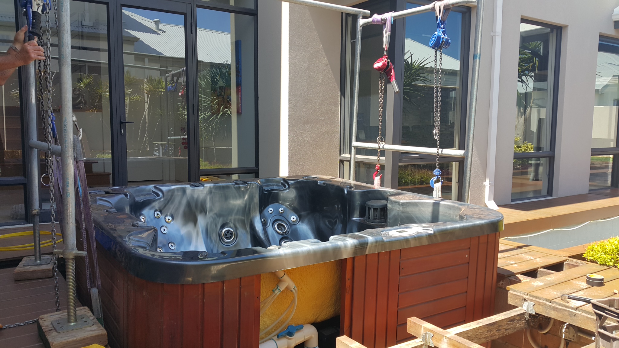 Perth Spa Wreckers – Unwanted Spa removal, demolition and second-hand ...